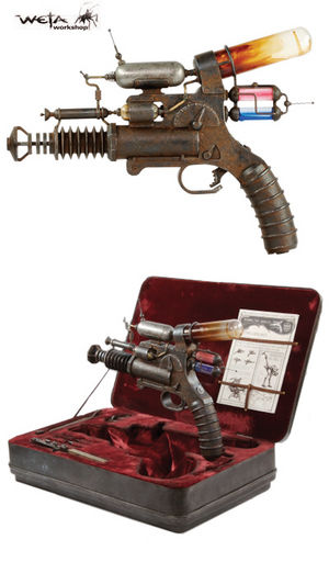 Weta Originals Rayguns: Goliathon 83 Infinity Beam Projector :: Profile ...